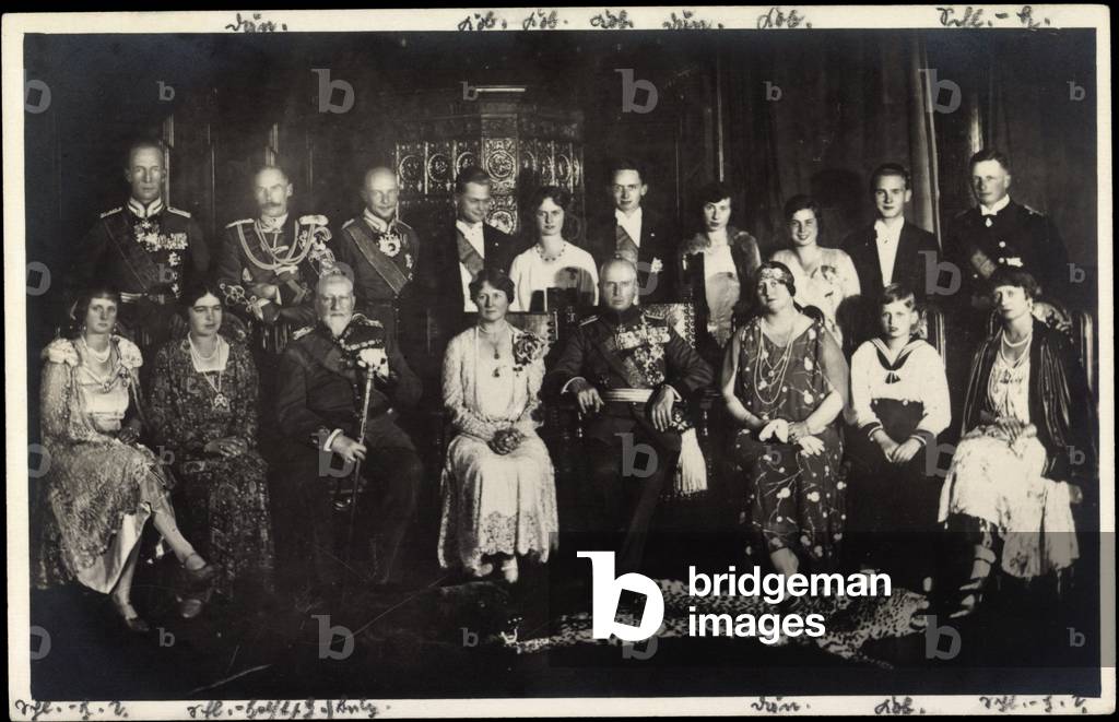 Image of Ak Duchess Victoria Adelheid and Duke Carl Eduard of Saxony by ...