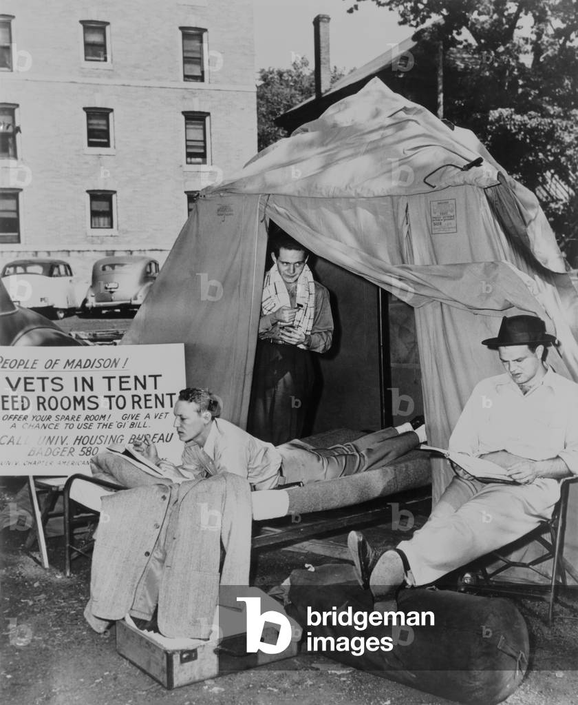 Image of Three GI students at the University of Wisconsin living in