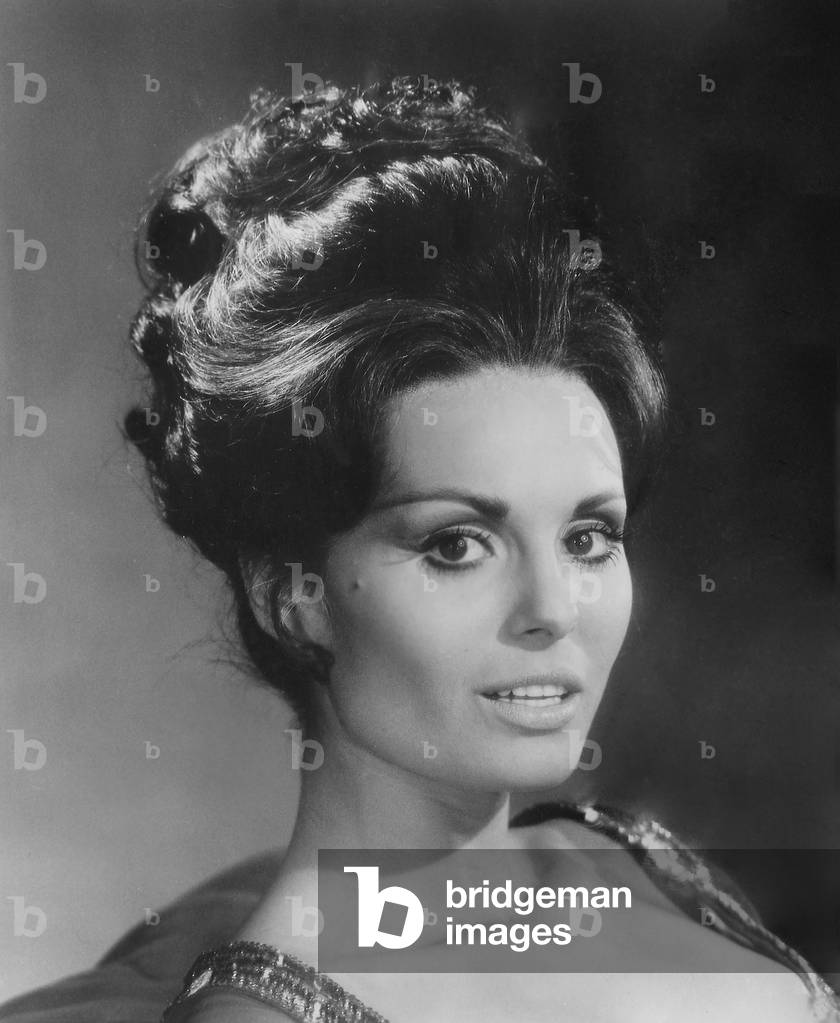 Image of Daliah Lavi, Portrait for the Film "The Spy with the