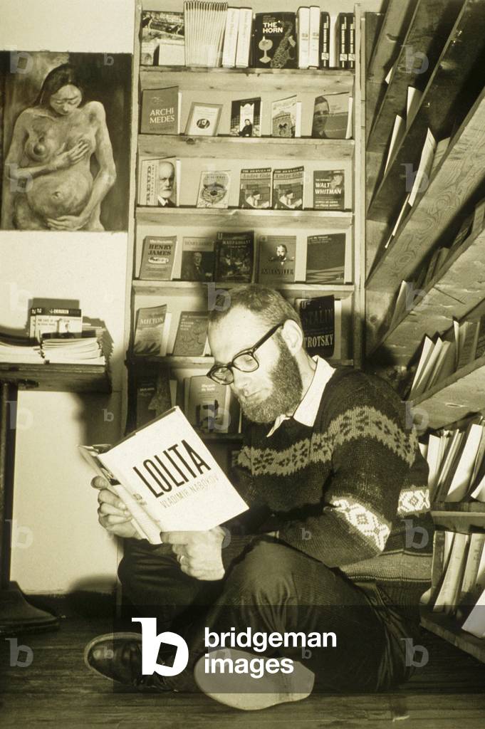 Image of Bearded 1960 beatnik in a Greenwich Village New York bookstore