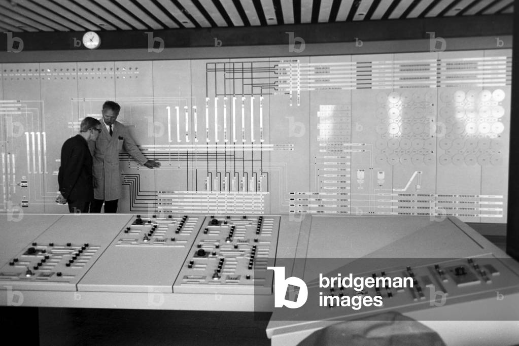 Image of Inside a switch tower as centre of coordination for wheat