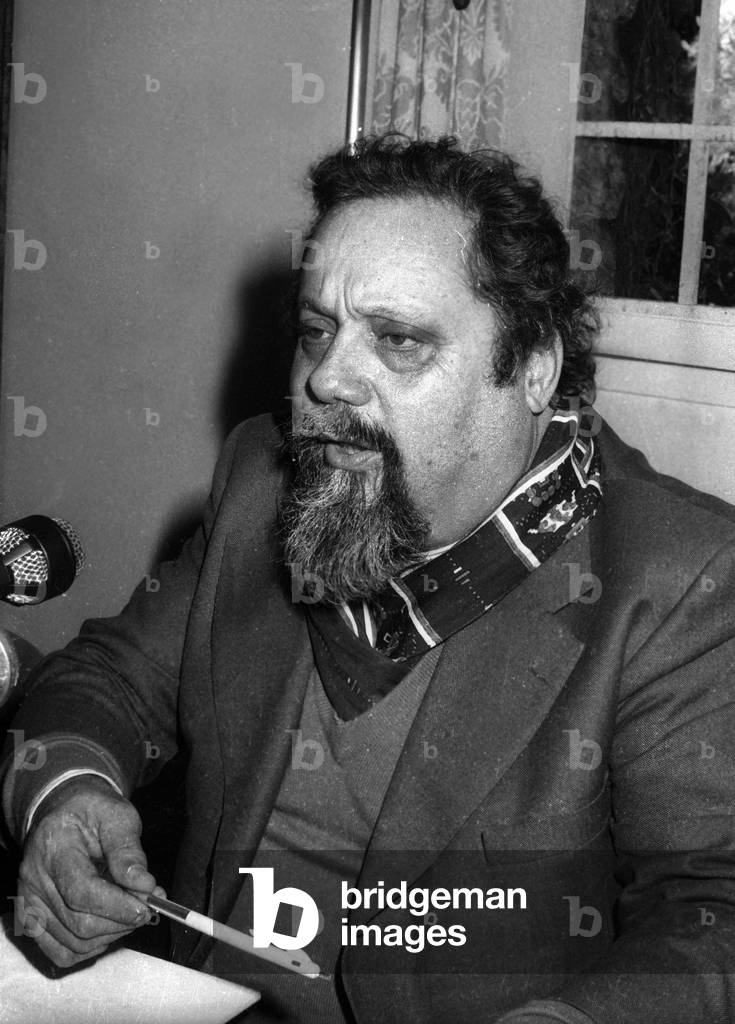 Image of Alain Bombard during a press conference about "S. Eau.S 77"