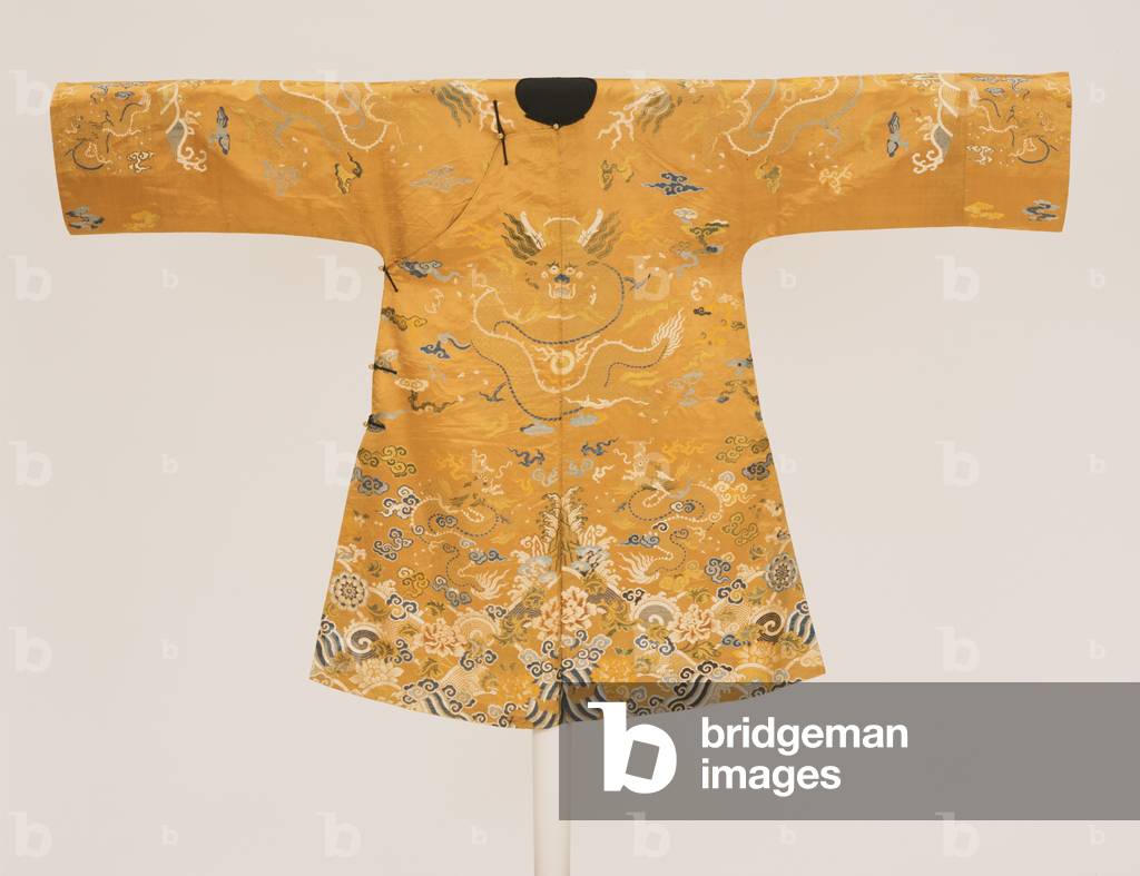 Image of Woman's Informal Robe, Kangxi Period (silk satin & metallic ...