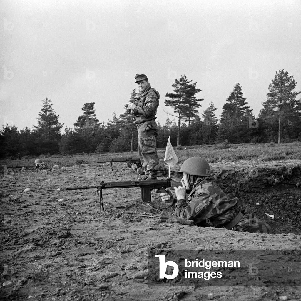 Image of Soldiers of the German Bundeswehr at a shooting exercise at