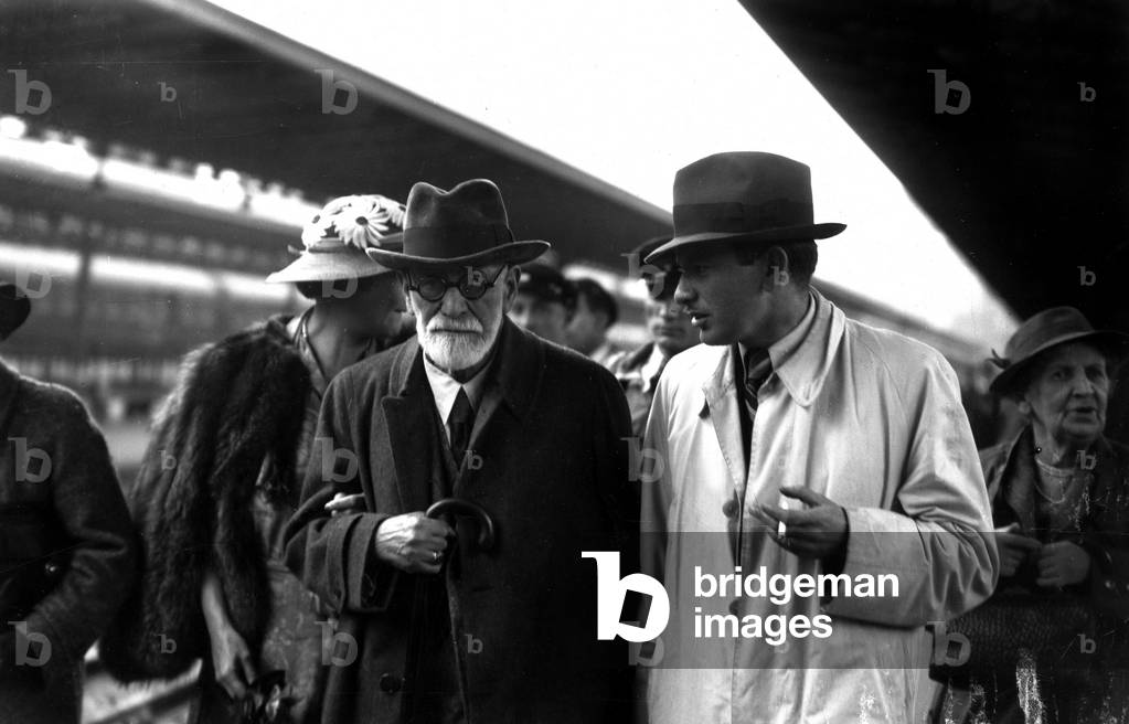 Image of Sigmund Freud Arriving in Paris East'S Station From Vienna The