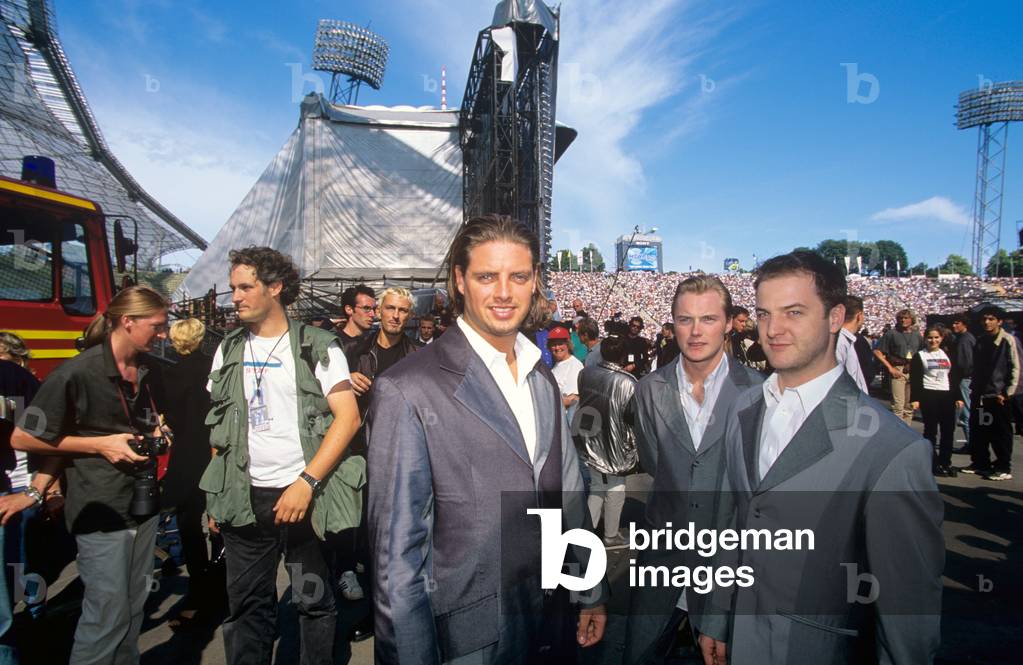 Image of Boyzone (v.l. Keith Duffy, Ronan Keating, Mikey Graham) (Michael