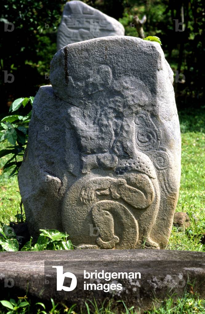 Image of Stela 6 and associated Altar 4 at Izapa, late Pre-Classic