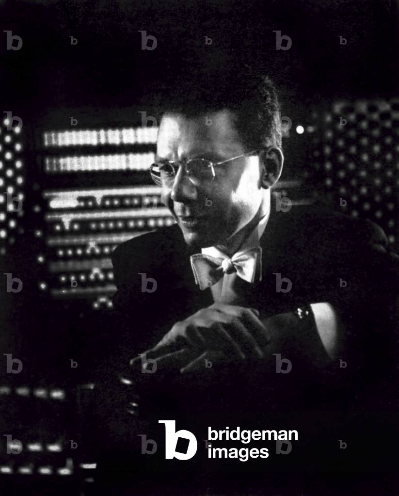 Image of Virgil Fox, American organist