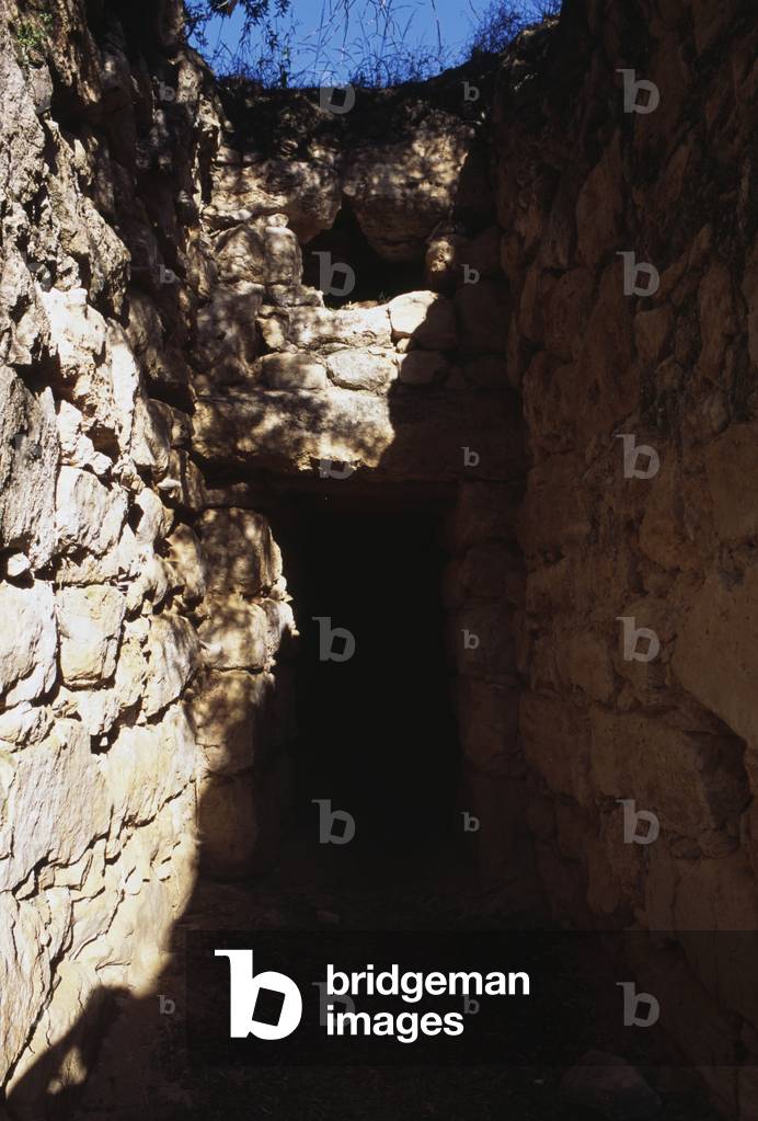 Image of Dromos at the entrance of the tholos-tomb in Stylos, Crete,