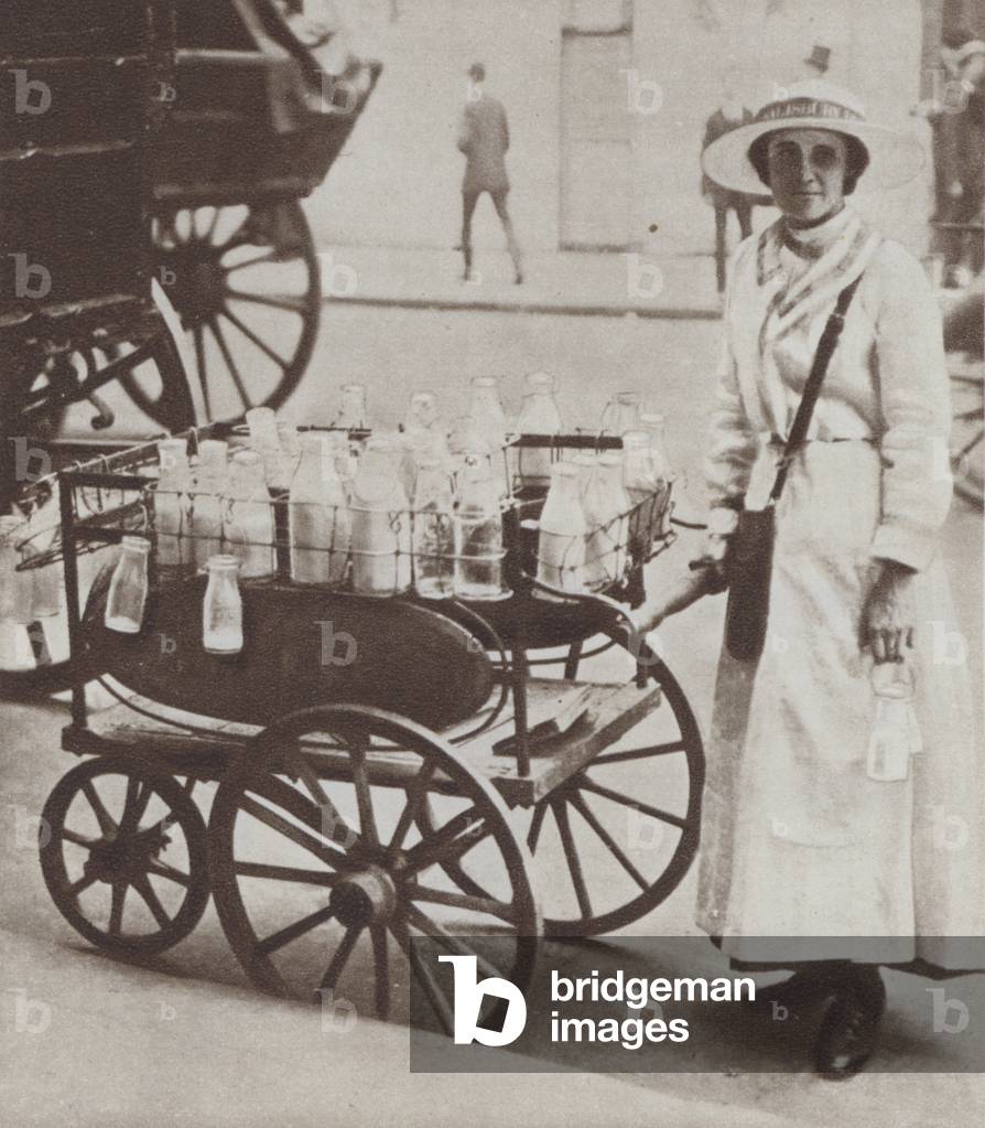 Image of British milk-woman on her rounds, World War I, 1916 (b/w by ...