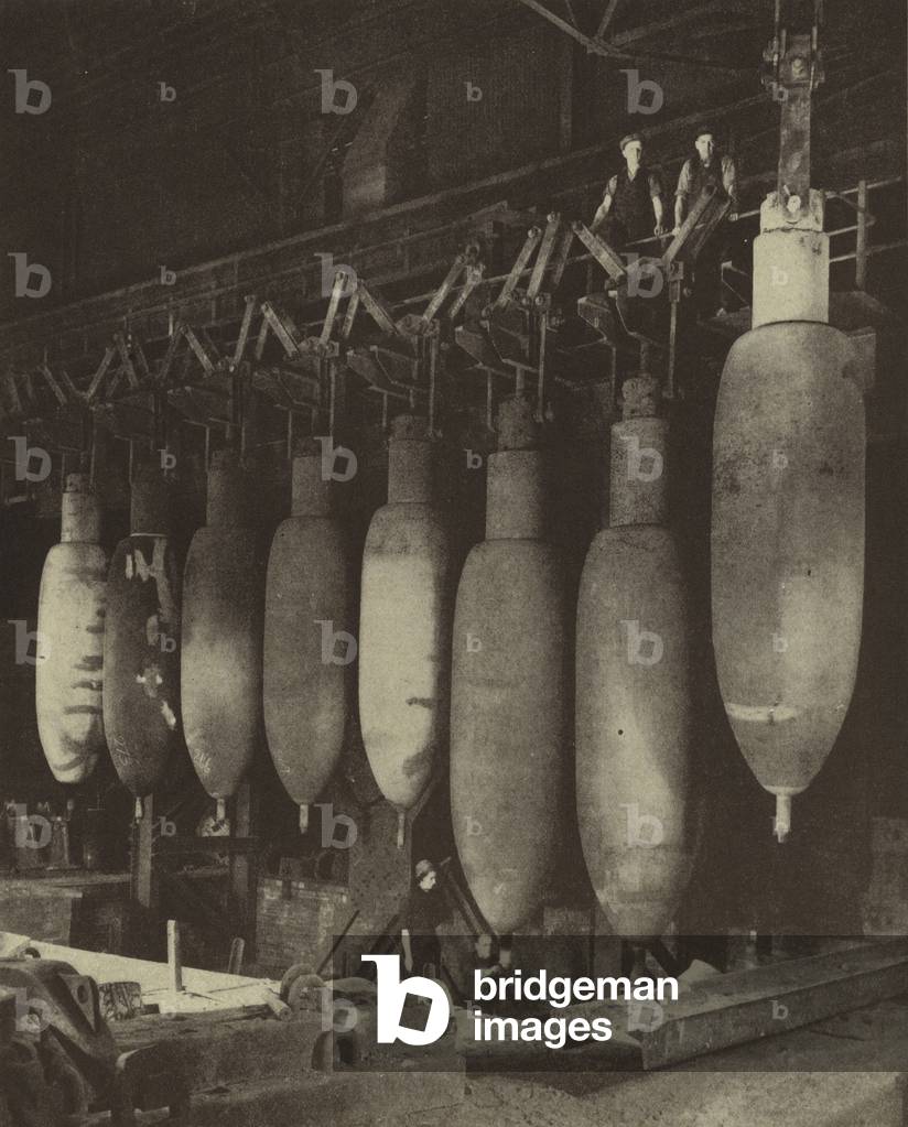 Image of Manufacturing British 10-ton 'Grand Slam' bombs to be dropped ...