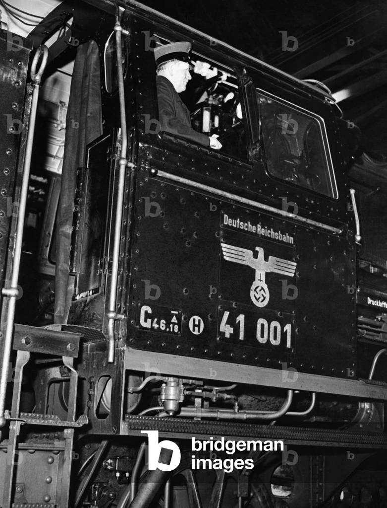 Image of National emblem on a locomotive of the Reichsbahn, 1937 (b/w