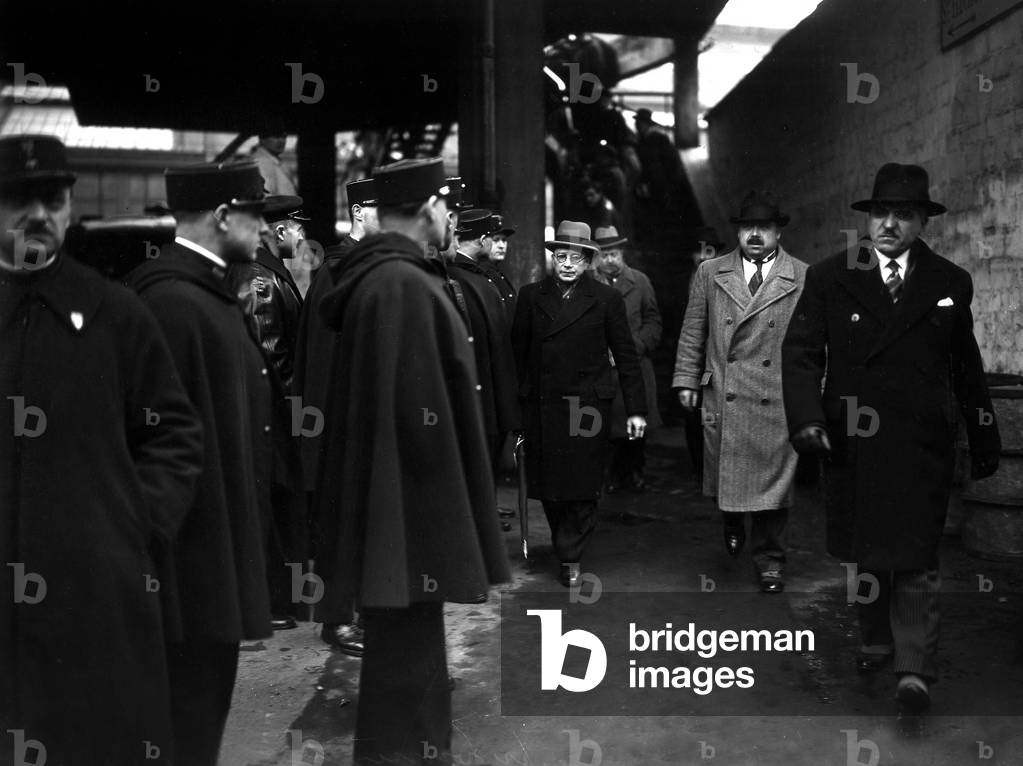 Image of Stavisky affair, 1934 : prisoners arriving for trial