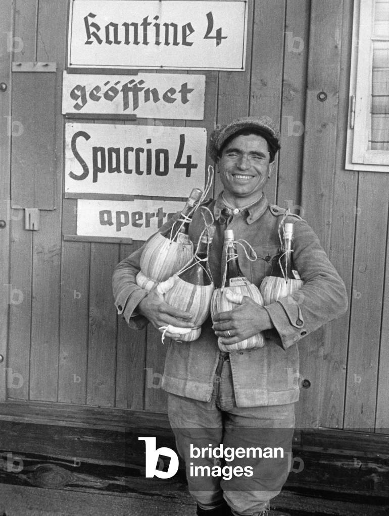 Image of An Italian worker during the construction of the Volkswagen plant