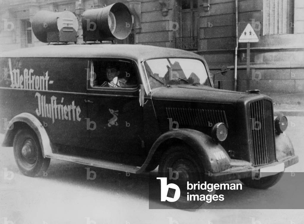 Image of Loudspeaker car of the Westfront-Illustrierte, 1940 (b/w photo)