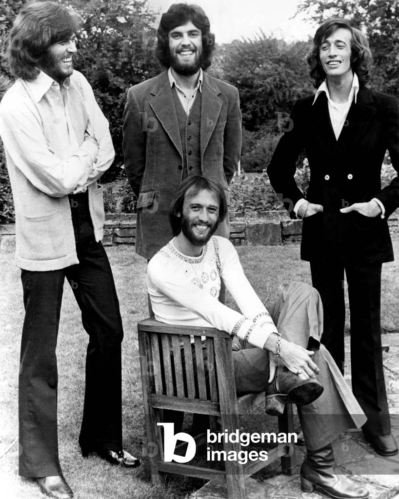 Image of Bee Gees, (standing, l to r): Barry Gibb, Vince Melouney,