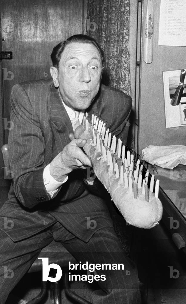 Image of Oslo 19600220. Actor Leif adjusts 50 years old …, 1960