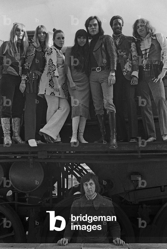 Image of International music and singing group "The Les Humphries ...