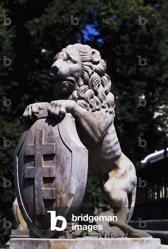 Image of Statue of lion with crest, Wilanow Palace, summer residence of