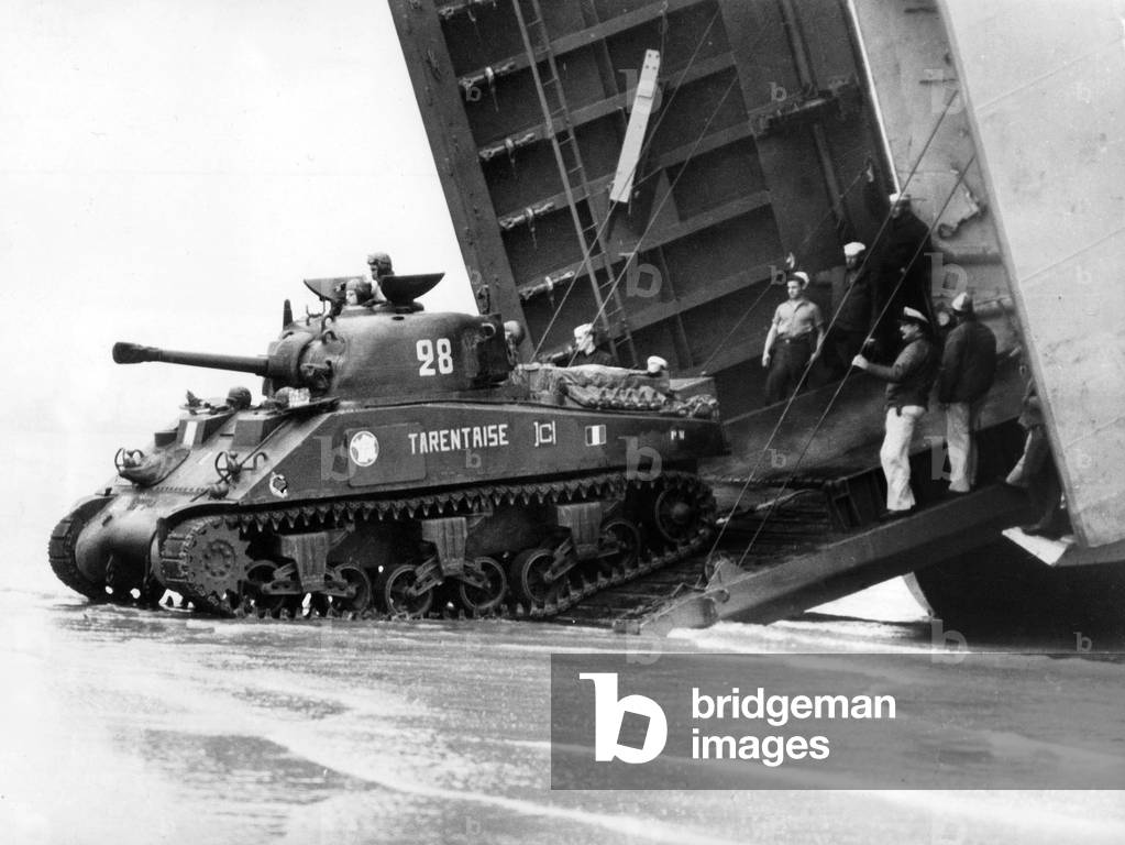 Image of The French 2nd Armored Division landing in Normandy : Armored