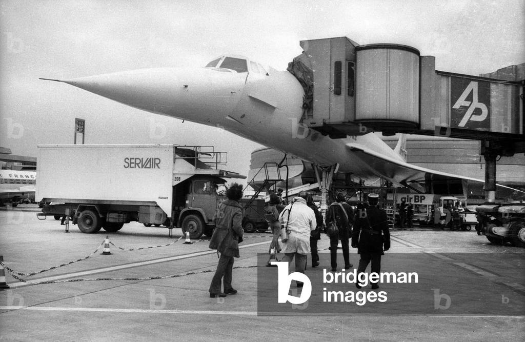 Image of l inauguration du premier vol du Concorde 1976 (b/wphoto)