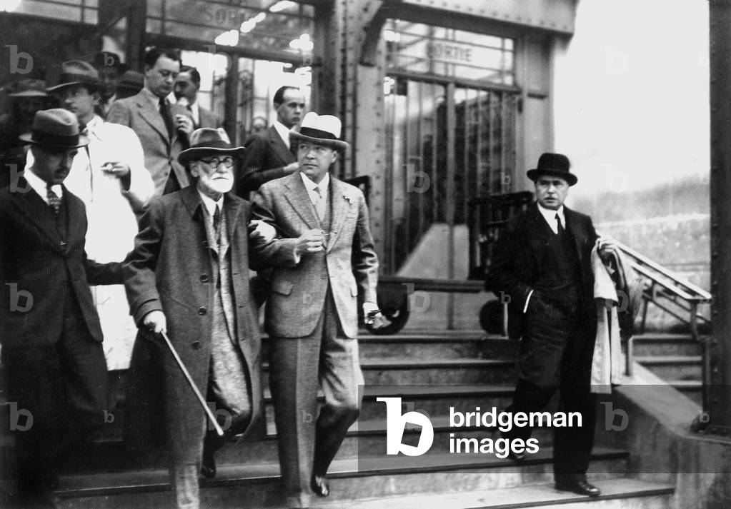 Image of Sigmund Freud in Paris East'S Station With William C. Bullitt