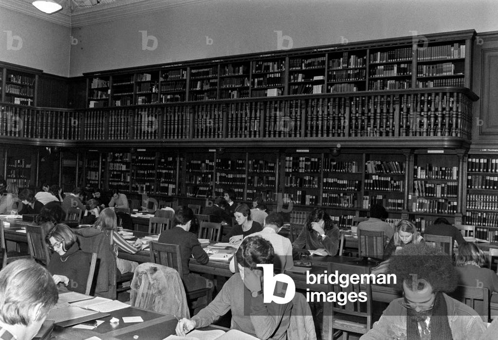 Image of The large reading room of the Zentralbibliothek Zurich in ...