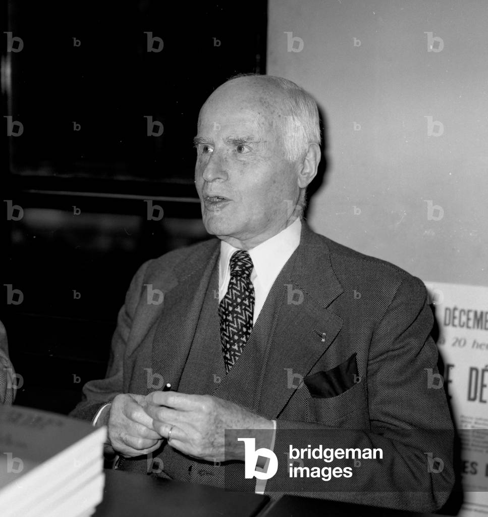 Image of Jacques Rueff, 1974 (photo)