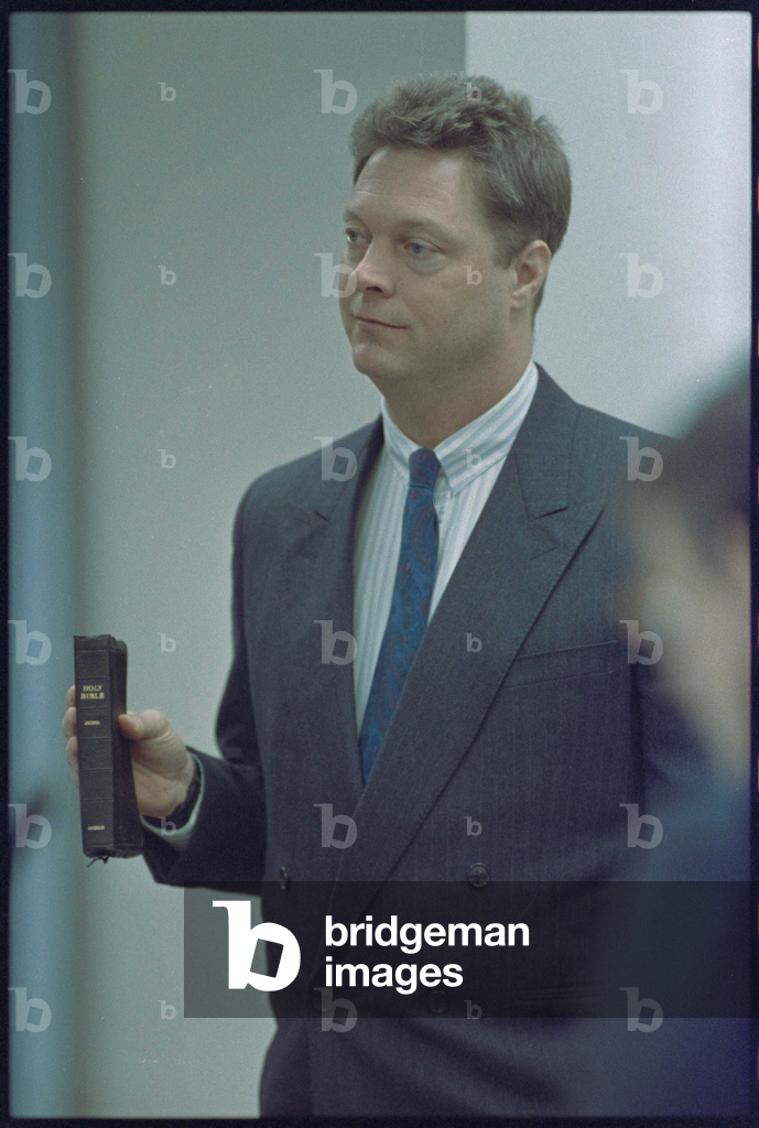 Image of Ben Johnson's coach, Charlie Francis, is sworn in at Dubin
