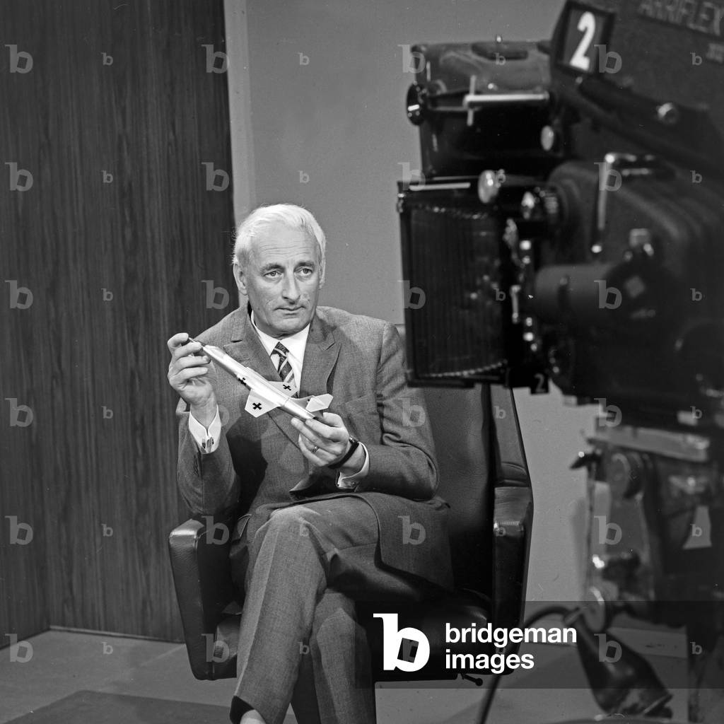 Image of German physicist, author and TV presenter Heinz Haber, Germany end