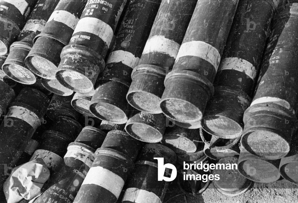 Image of American 155mm howitzer shells captured by the Chinese People ...