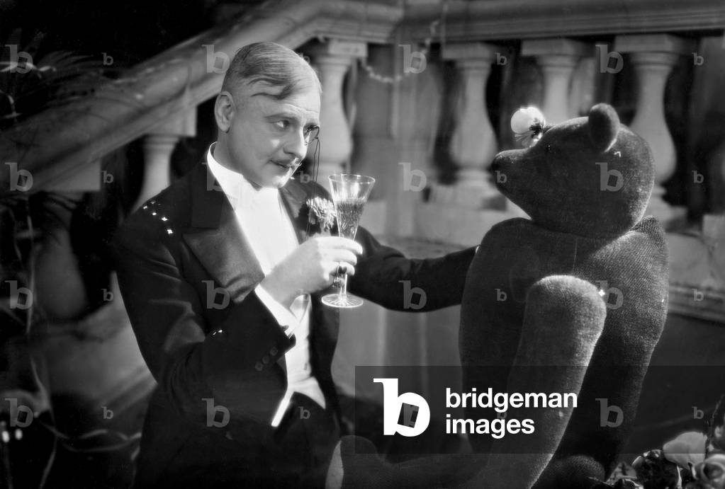 Image of Ralph Arthur Roberts in 'Heut tanzt Marietta', 1932 (b/w photo)