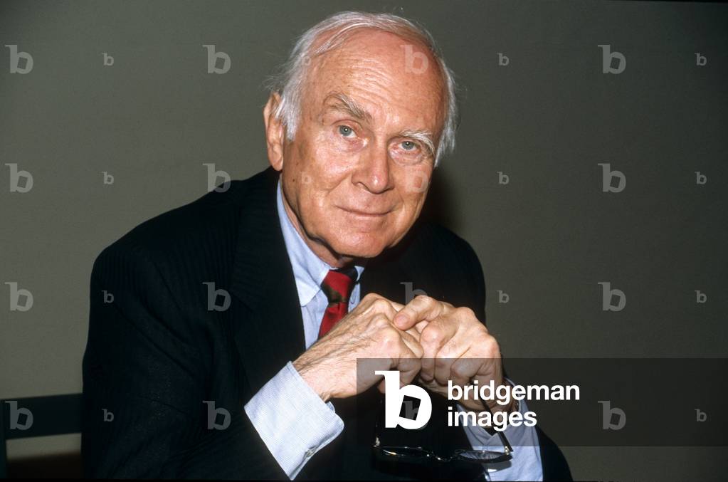 Image of German cartoonist and humorist Loriot (Vicco von Bülow), 1988 ...