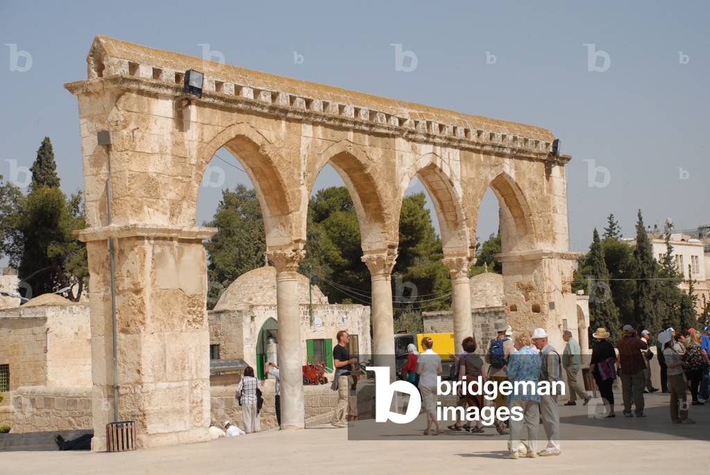 Image of Roman Arches; Dome of the Rock, Jerusalem, Israel (photo)