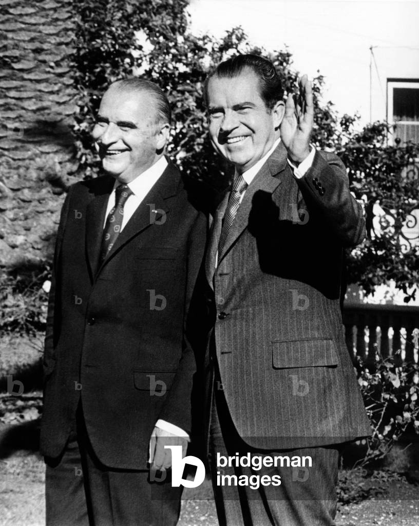 Image of Richard Nixon and Georges Pompidou meeting, Azores, 1971 ...