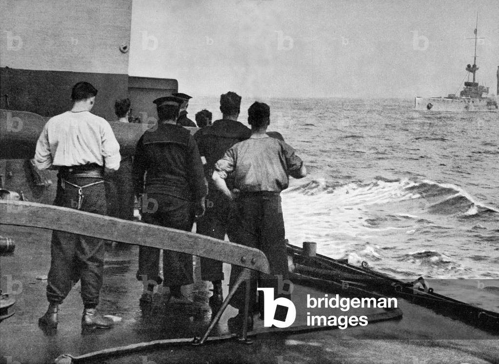 Image of The sinking of German light cruiser Mainz by a flotilla