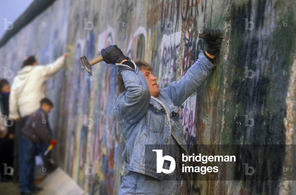 Image of Fall of the Berlin Wall, West Berlin, November 1989 (photo)