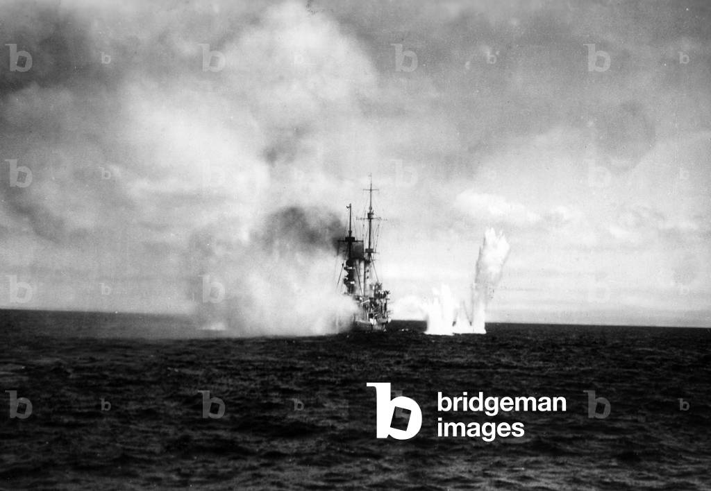 Image of Movie scene from "Cruiser Emden", 1932 (b/w photo)