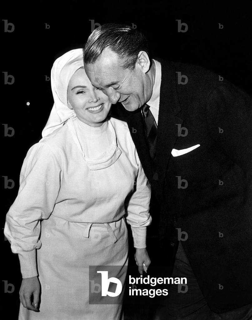 Image of Zsa Zsa Gabor recieves a surprise visit from ex-husband George