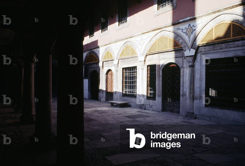 Image of Courtyard of building of Topkapi Palace (Topkapi Sarayi ...