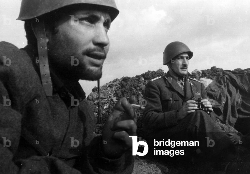 Image of Italian soldiers in an outpost observatory