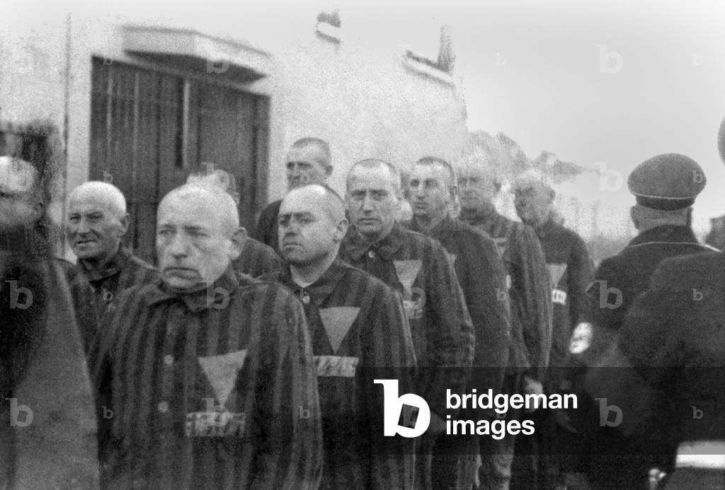 Image of Prisoners in the concentration camp at Sachsenhausen, Germany ...