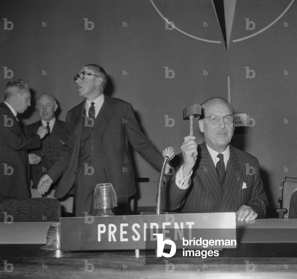 Image of Opening of the NATO session, at the "Palais de la