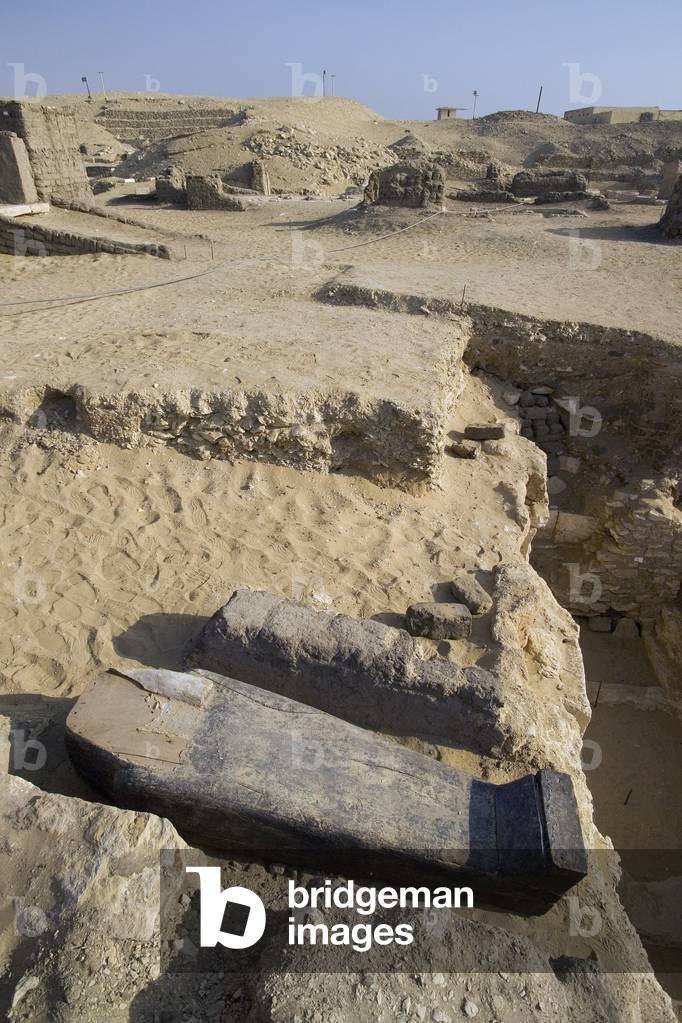 Image of Phases of recovering mummy of member of middle class, 378-341