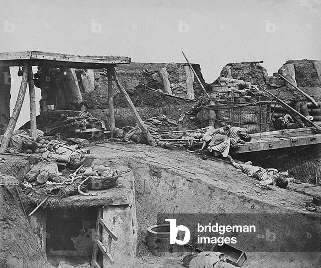 Image of China: The bodies of dead Chinese soldiers at the Dagu