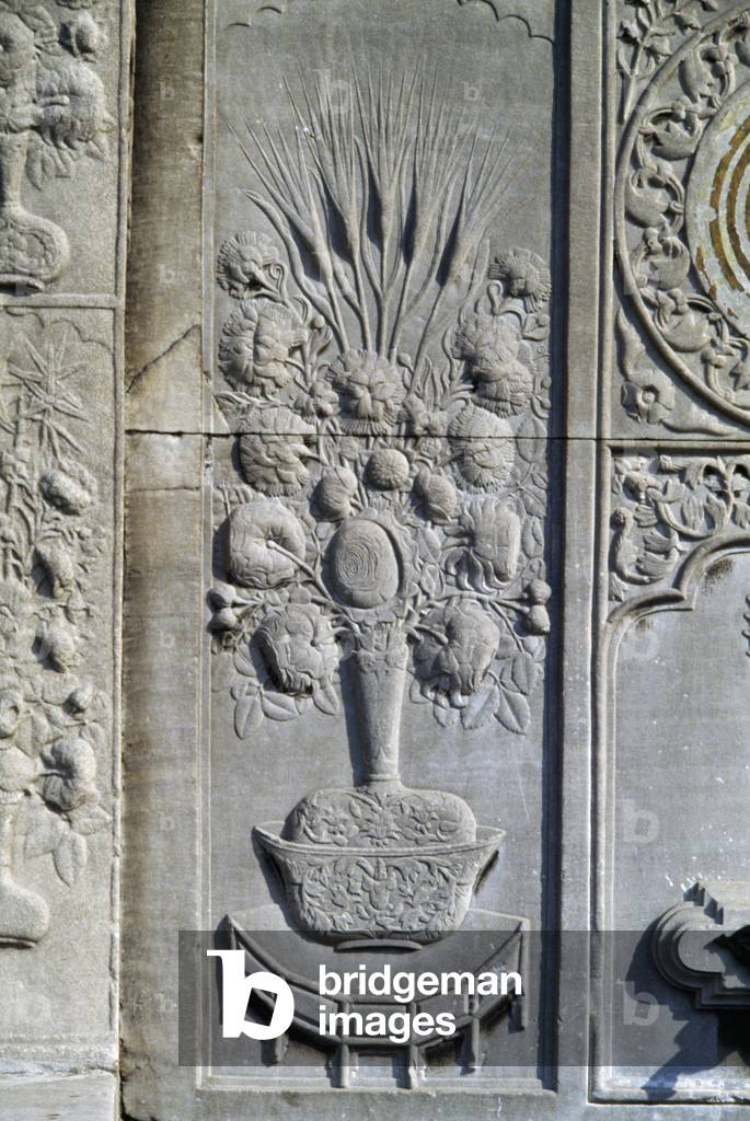 Image of Vase with flowers, decorative element, Topkapi Palace (Topkapi ...