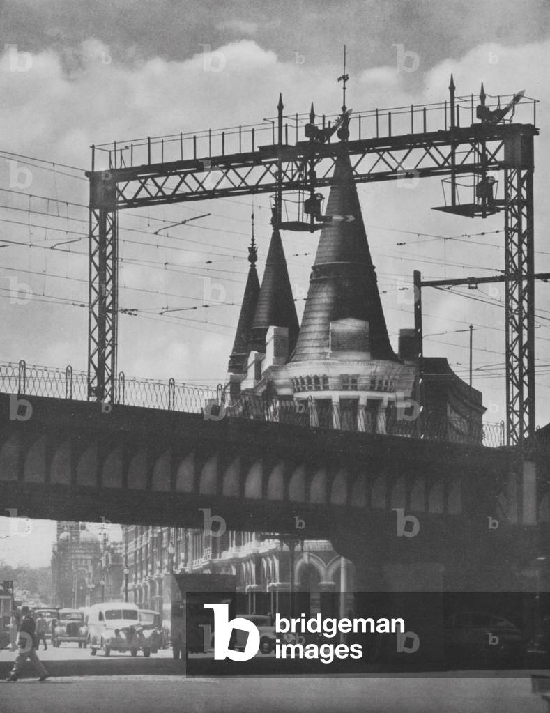 Image of Melbourne : le marché aux poissons et le pont ferroviaire, vue ...