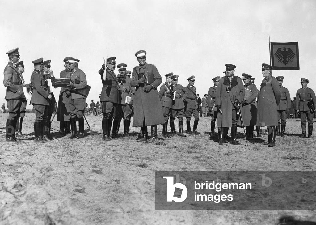 Image of Hindenburg and General von Hammerstein with officers of the ...