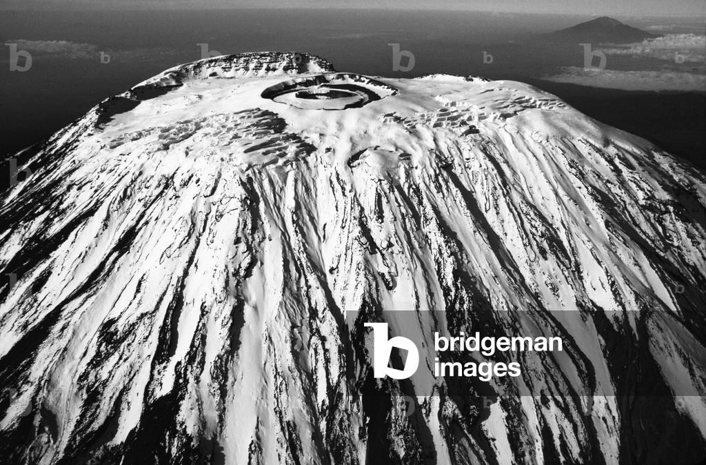 Image of Kibo crater at the top of Mt Kilimanjaro 2009 (photo)