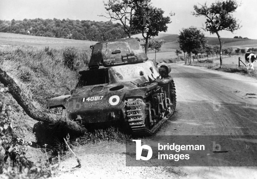 Image of Downed French tanks, 1940 (b/w photo)